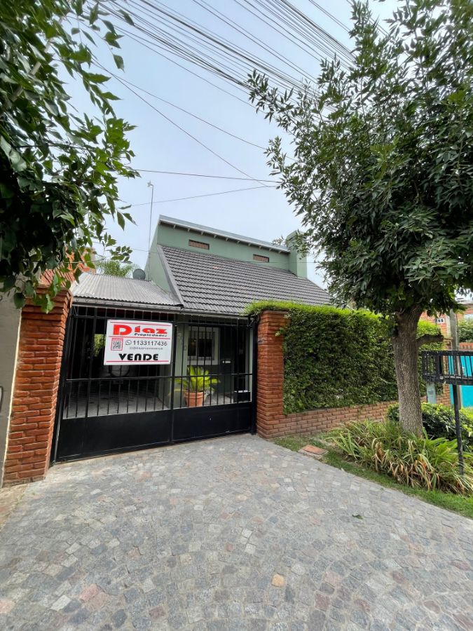 Hermosa casa en venta de 2 dormitorios c/ cochera en Solares del Norte – Tu inmobiliaria en Escobar