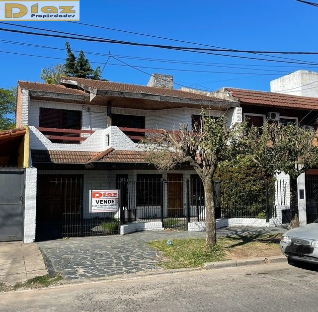 Casa en alquiler de 3 dormitorios c/ cochera en Belén de Escobar – Tu inmobiliaria en Escobar